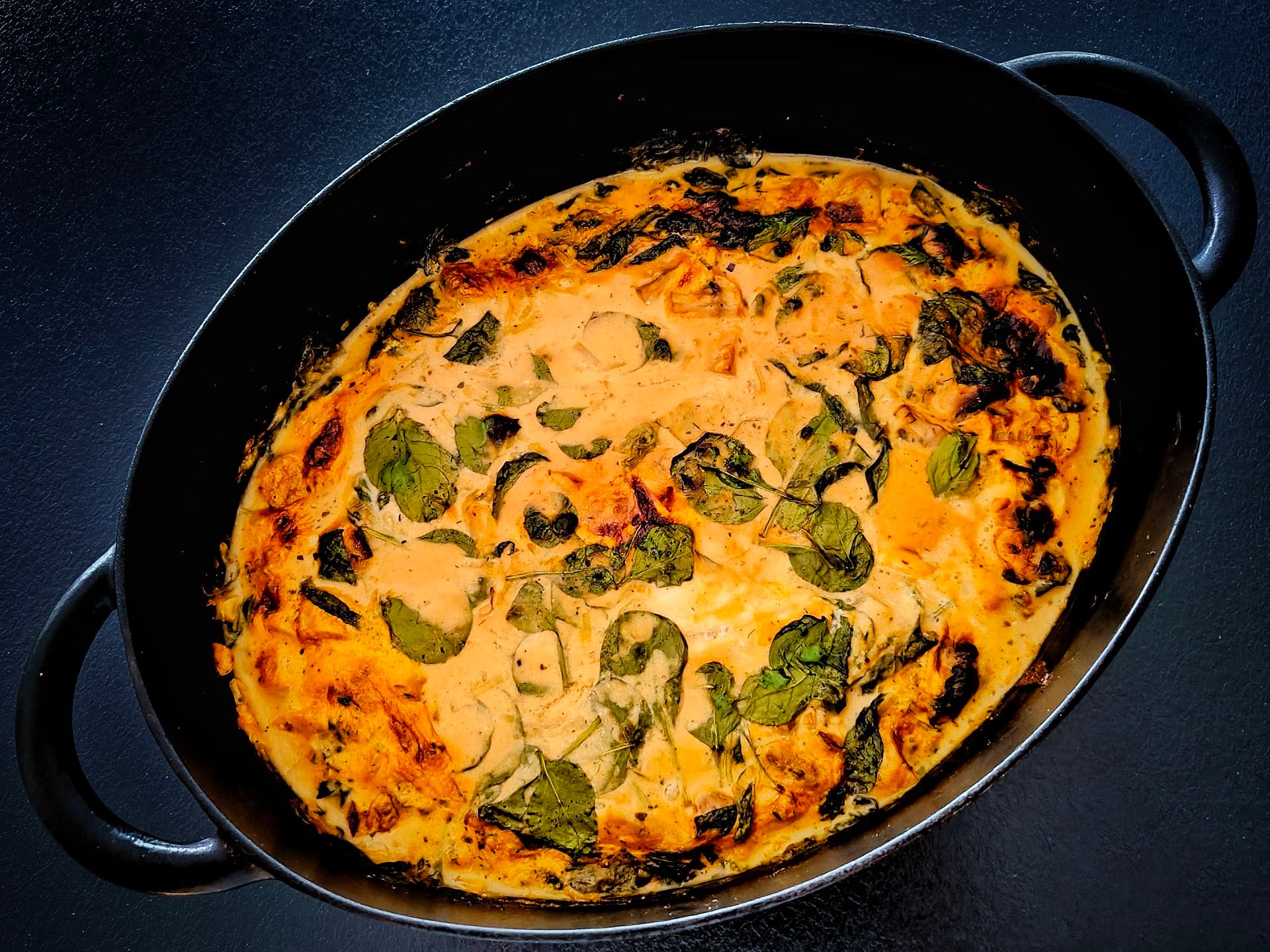Kalapata juustoisella herkkusieni-pinaattikastikkeella – Aromipaja