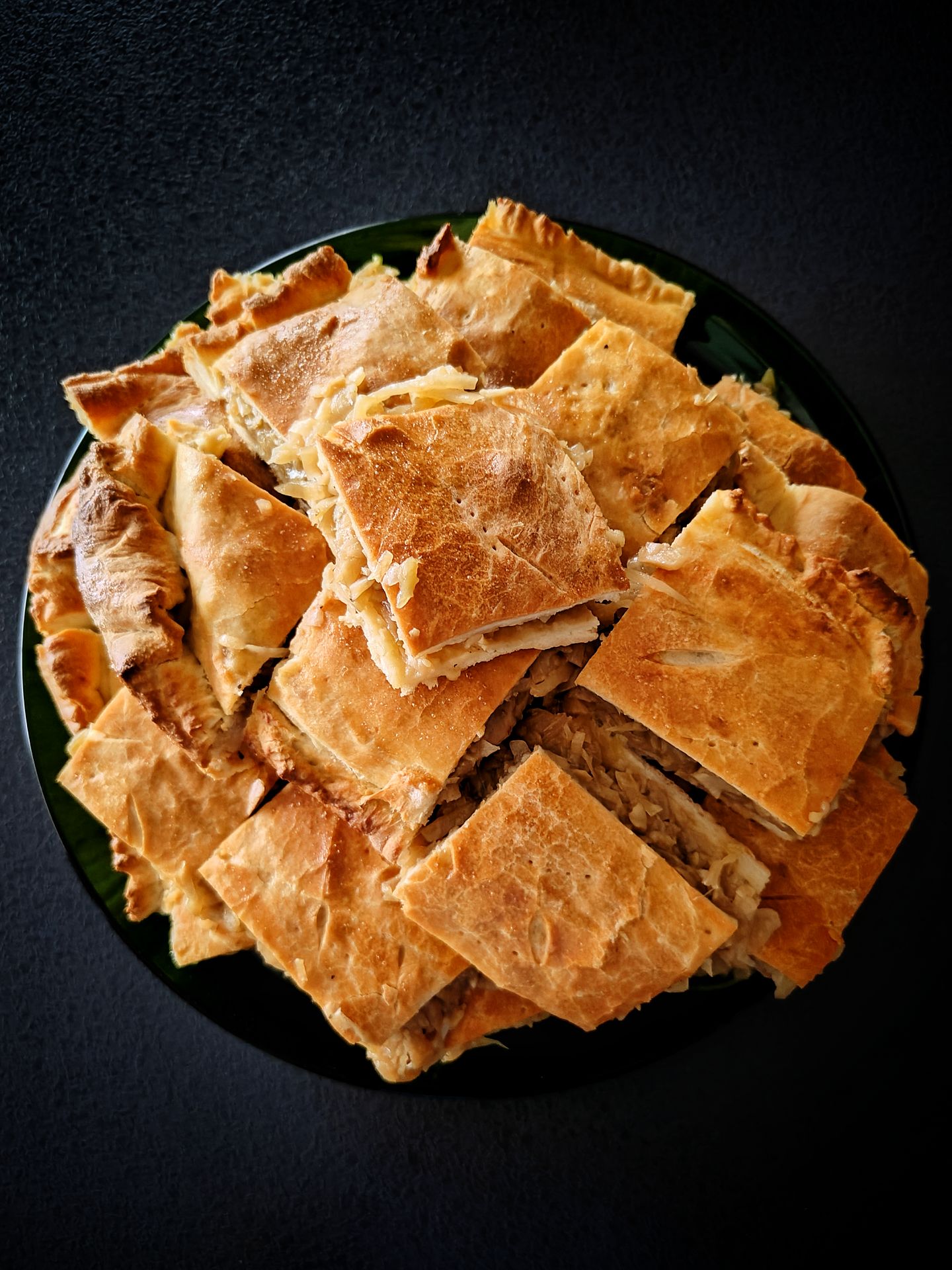 Mummon peltikaalipiirakka – Aromipaja